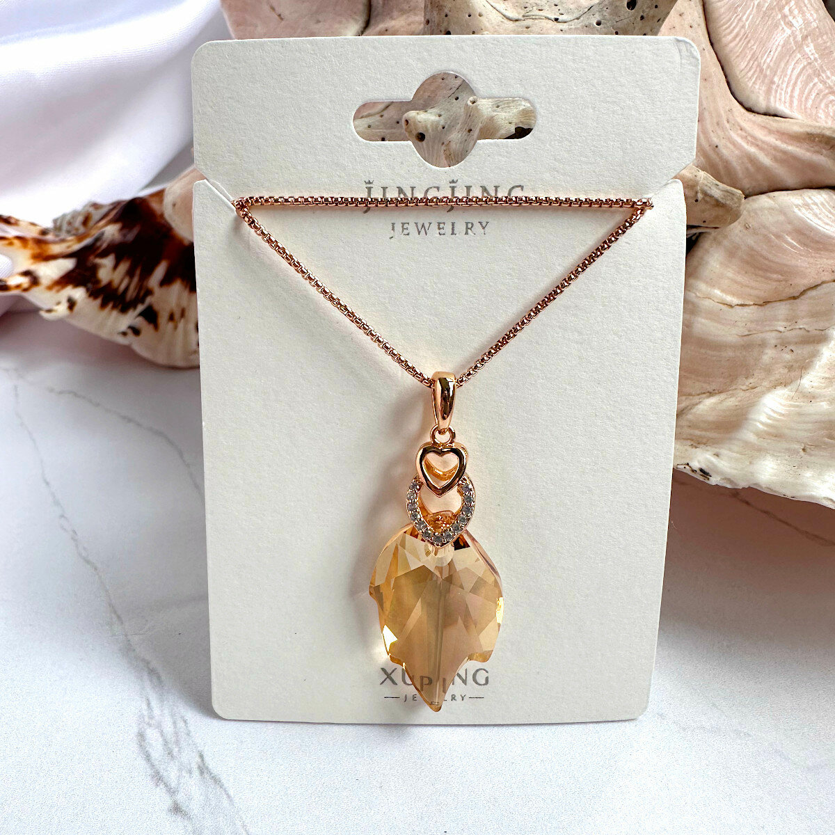 Колье, кристаллы Swarovski, циркон