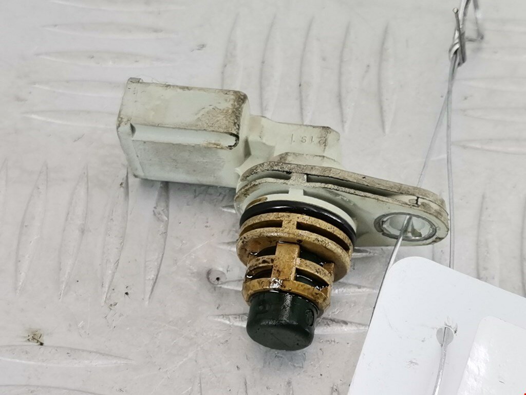 Датчик распредвала Volkswagen Polo 4 03D907601A арт. 1542826