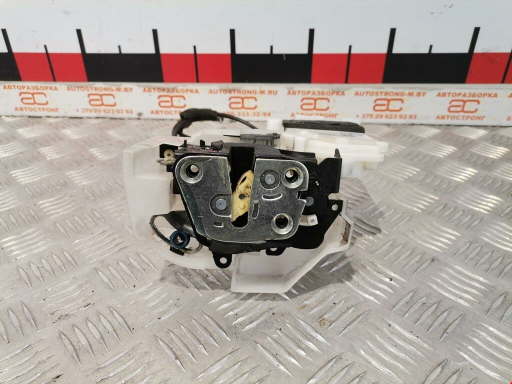 Замок двери передней левой Mazda MPV 3 L20659310D арт. 778041