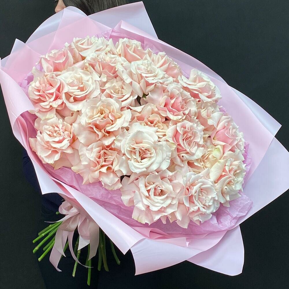 25 французских роз / Букет из 25 розовых французских роз / Вывернутые розы