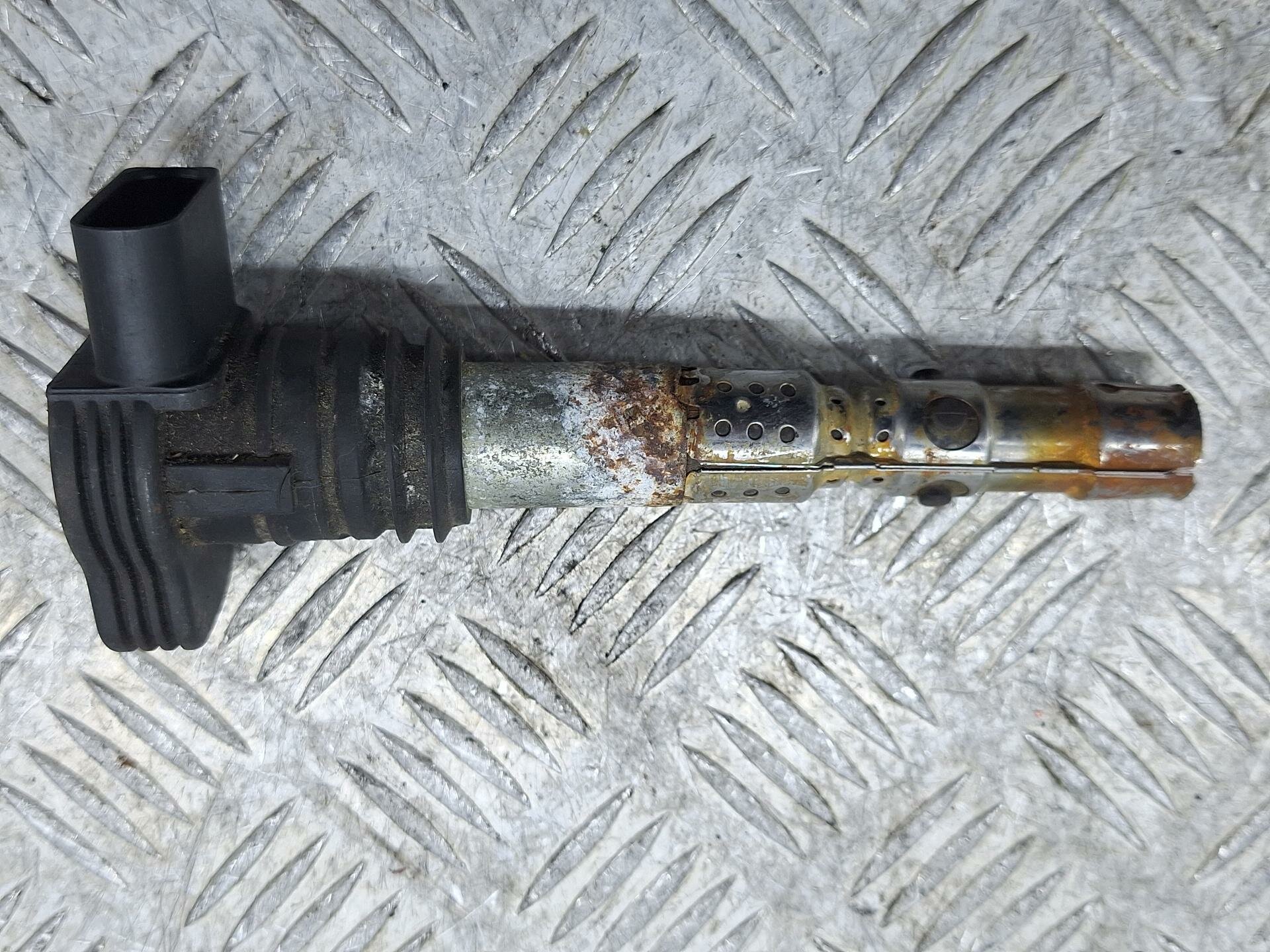 Катушка зажигания Volkswagen Passat B5 (1996 - 2001) 06A905115A