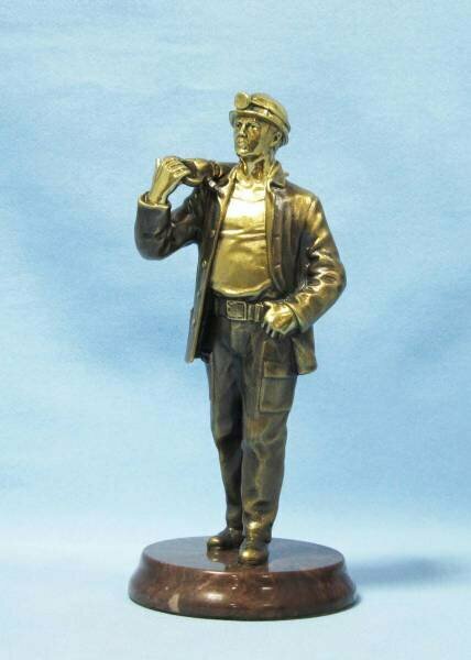 Бронзовая статуэтка Шахтер