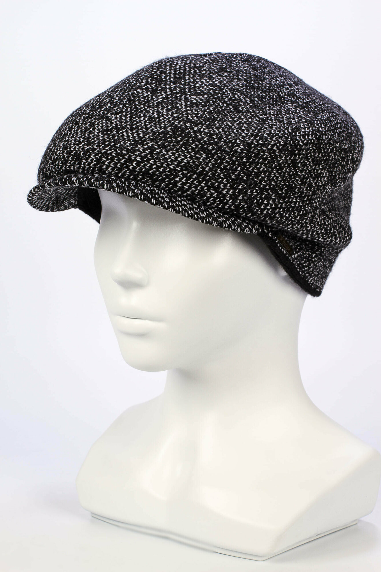 Кепка для женщин