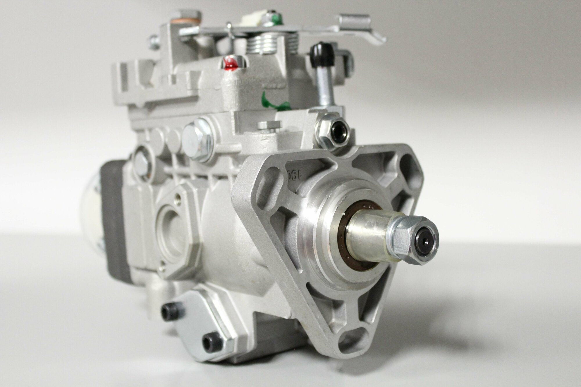 ТНВД Mitsubishi S4Q2 VE4/11F1400RNP2448 104741-3950