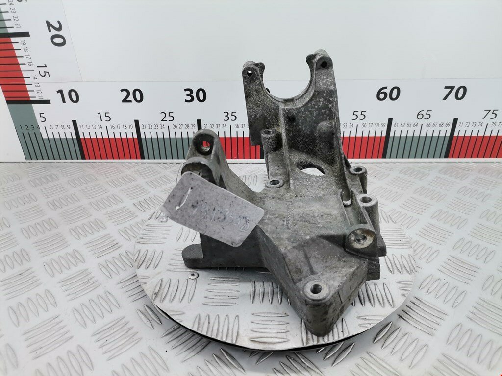 Кронштейн генератора Ford Focus 1 1S4Q10239AC арт. 1919556