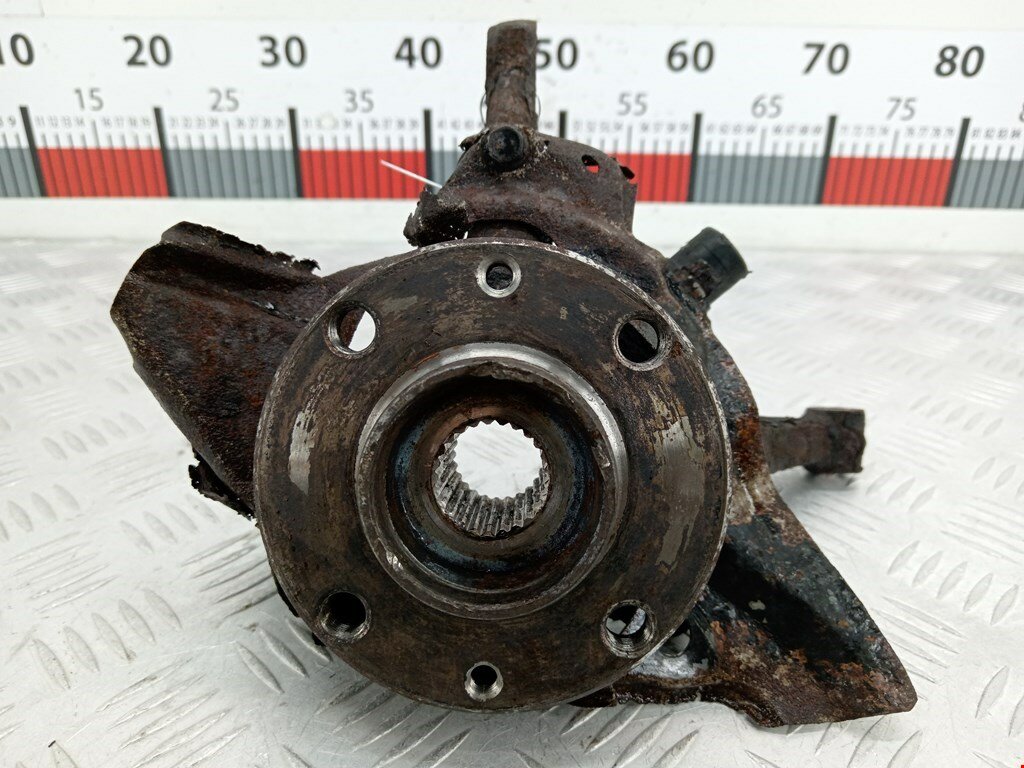 Ступица (кулак цапфа) передняя правая Alfa Romeo 146 (930B) 60813012 арт. 1895895