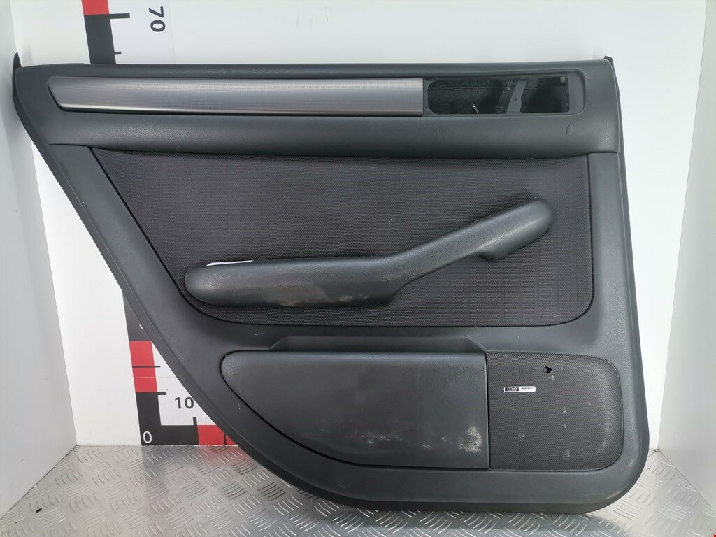 Обшивка (карта) двери задней левой Audi A6 C5 4B0867303 арт. 1815170