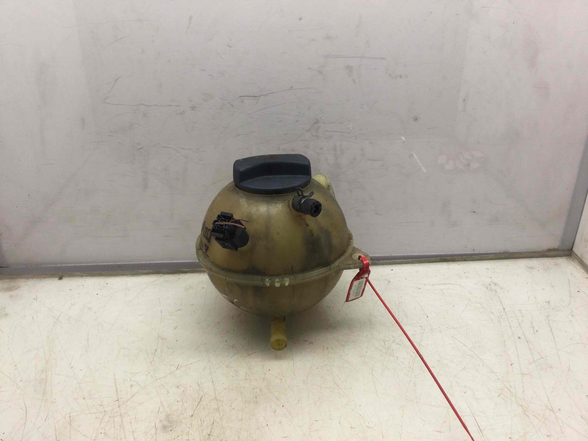 Б/У Бачок расширительный Audi A3 8L (1996-2000) 1999 г.