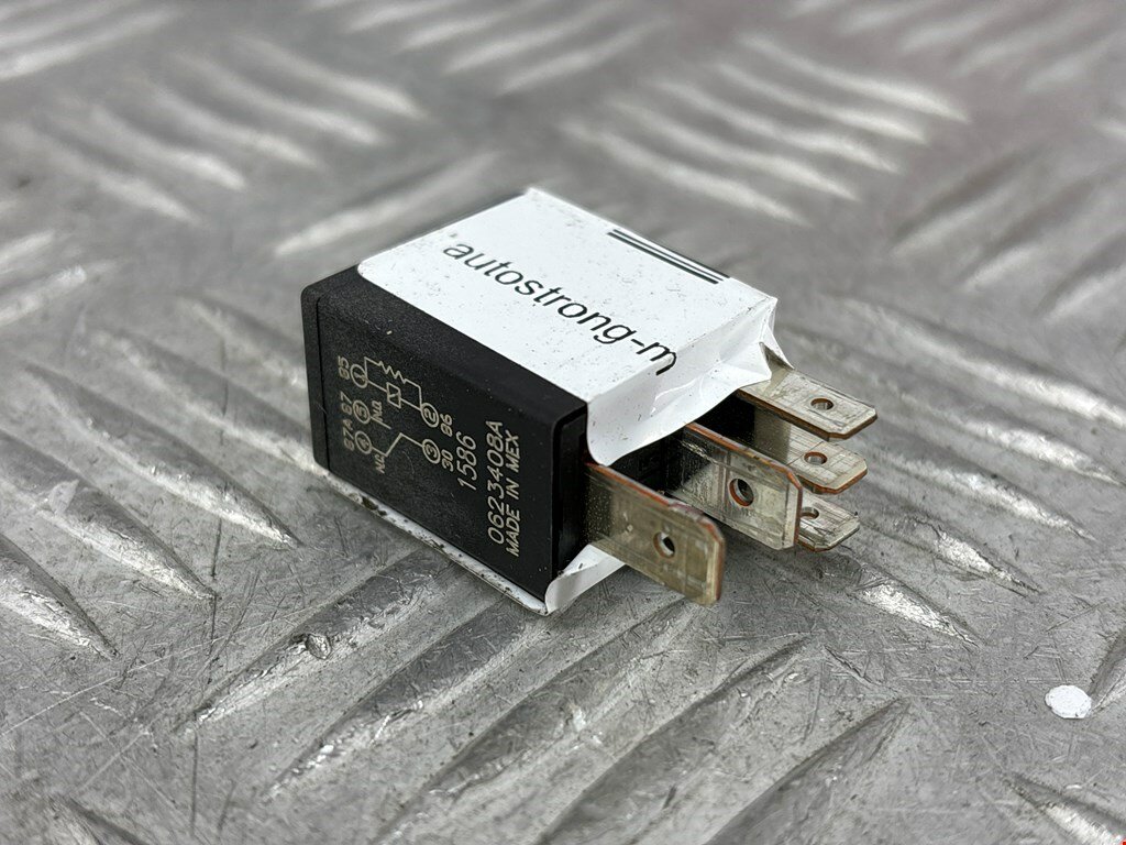 Реле Jeep Commander 4671168 арт. 2076776