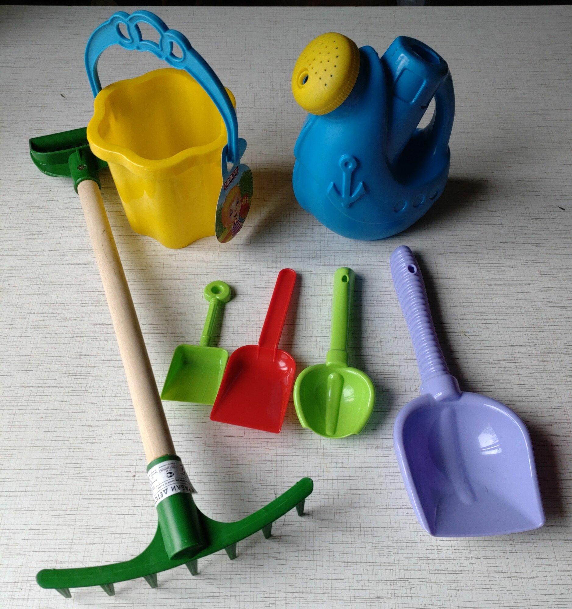 Летний набор. Для песочницы. Ведёрки. совочки, Грабли. лейки.