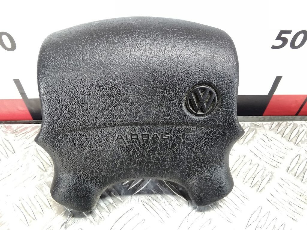 Подушка безопасности в рулевое колесо Volkswagen Passat 4 3A0880199B арт. 597999