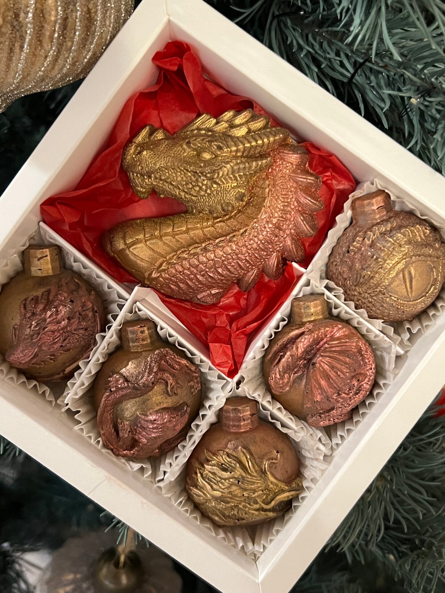 Шоколадный набор "Конфеты на новый год" №12- Дракон, молочный шоколад, ручная работа