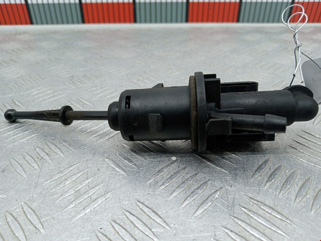 Цилиндр сцепления главный Volkswagen Touran 1 1K0721388M арт. 2114877