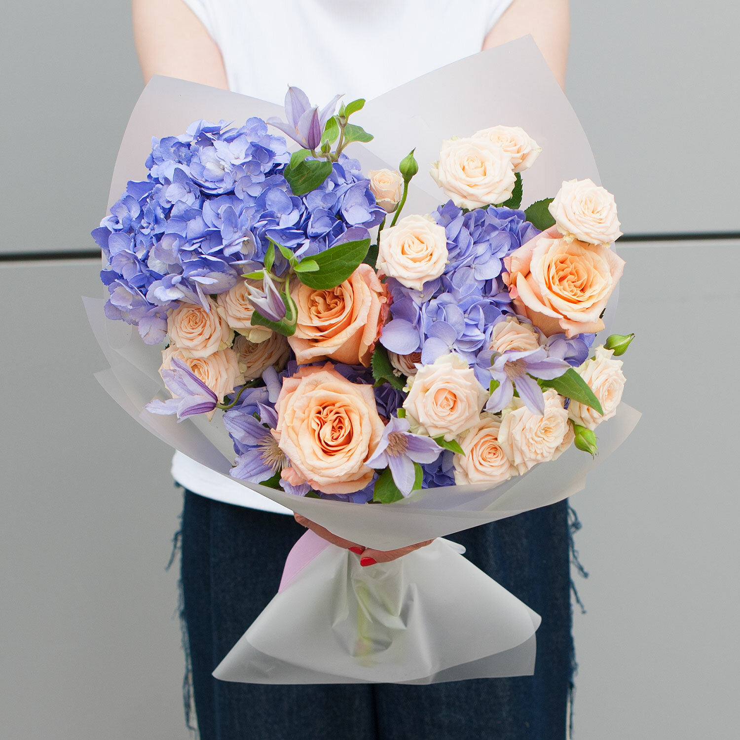 Букет цветов "Джули", 11 цветов, высота 40см, бежевый, фиолетовый