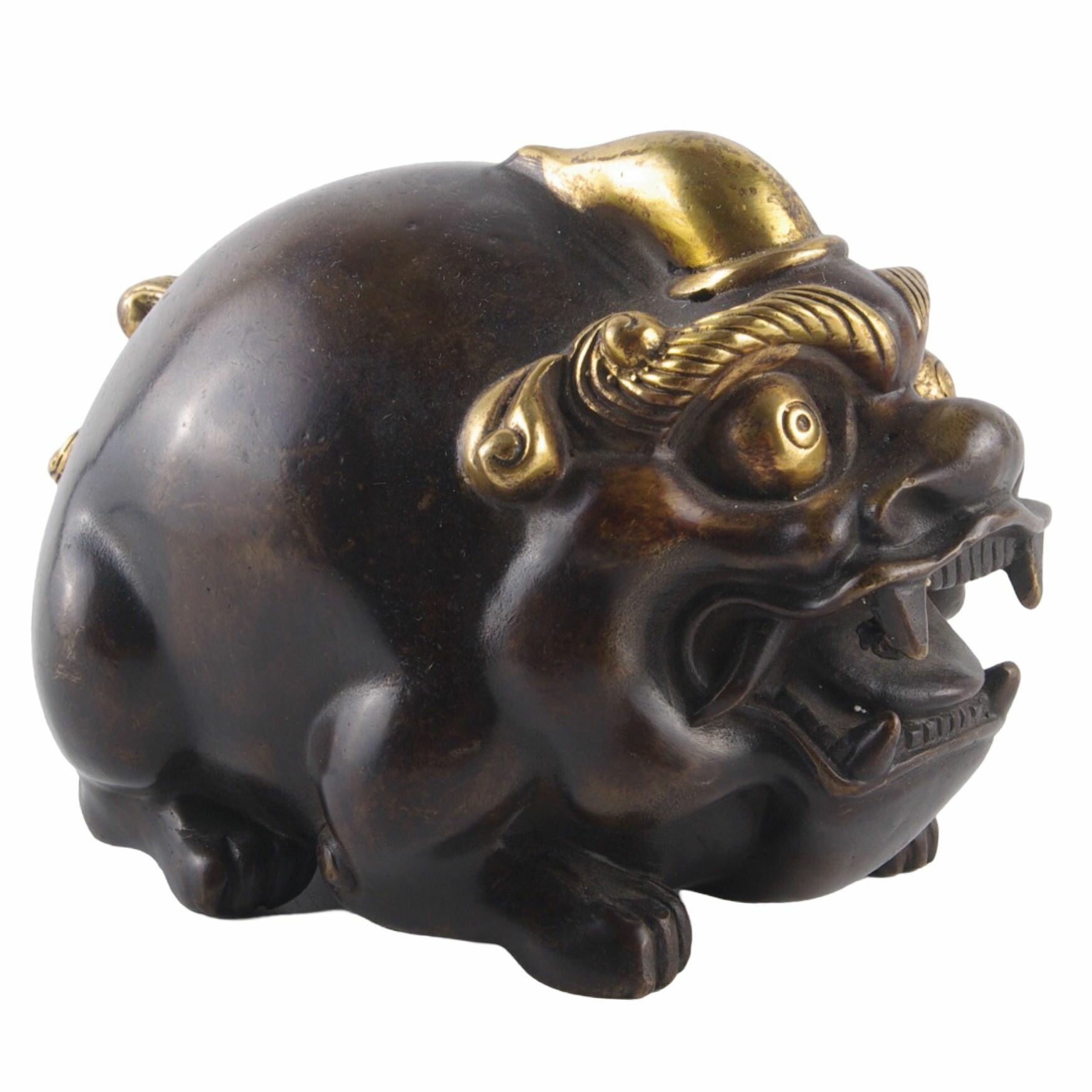 Статуэтка "Пай Яо" в традиционном китайском стиле. Бронза, золочение. Китай, вторая половина ХХ века.