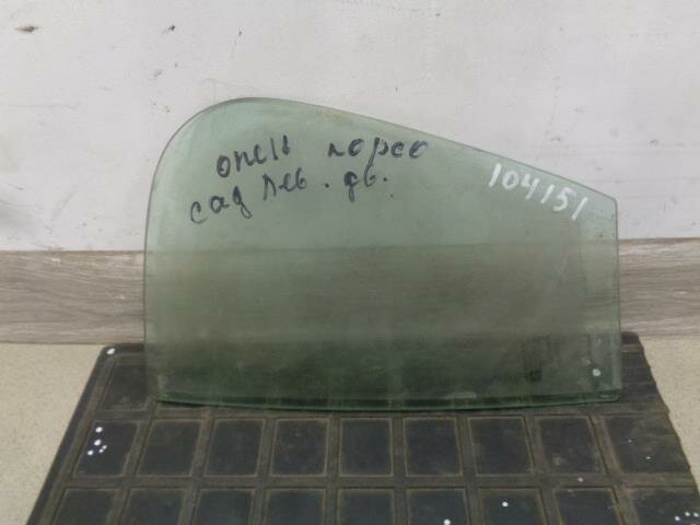 Форточка двери задняя левая от Opel Corsa D 2006-2014