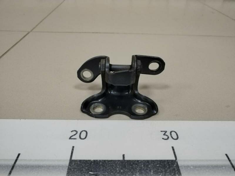 Петля двери задней левой верхняя Toyota Rav 4 A40 2013 кат.номер: 6876020122 6876005020 6876020121