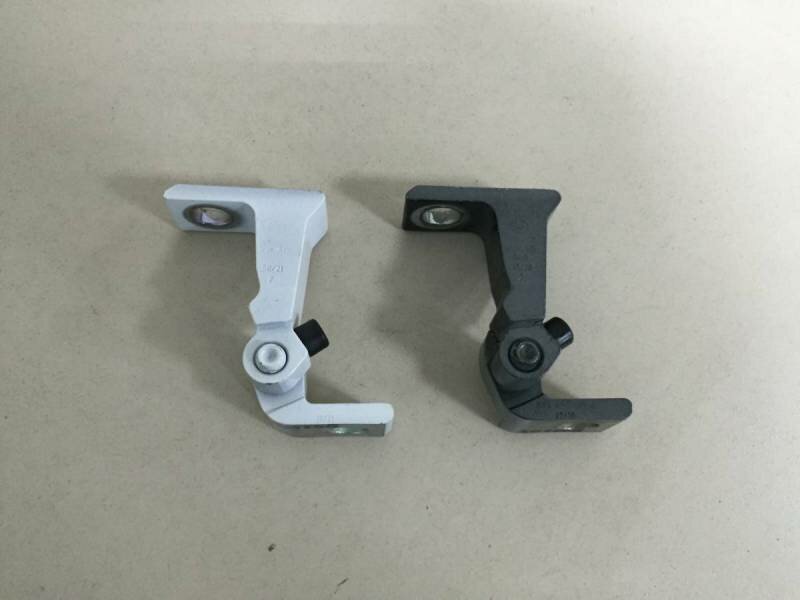 Петля двери Volkswagen Tiguan 2017 кат.номер: 8V5833404C 8X4833408A