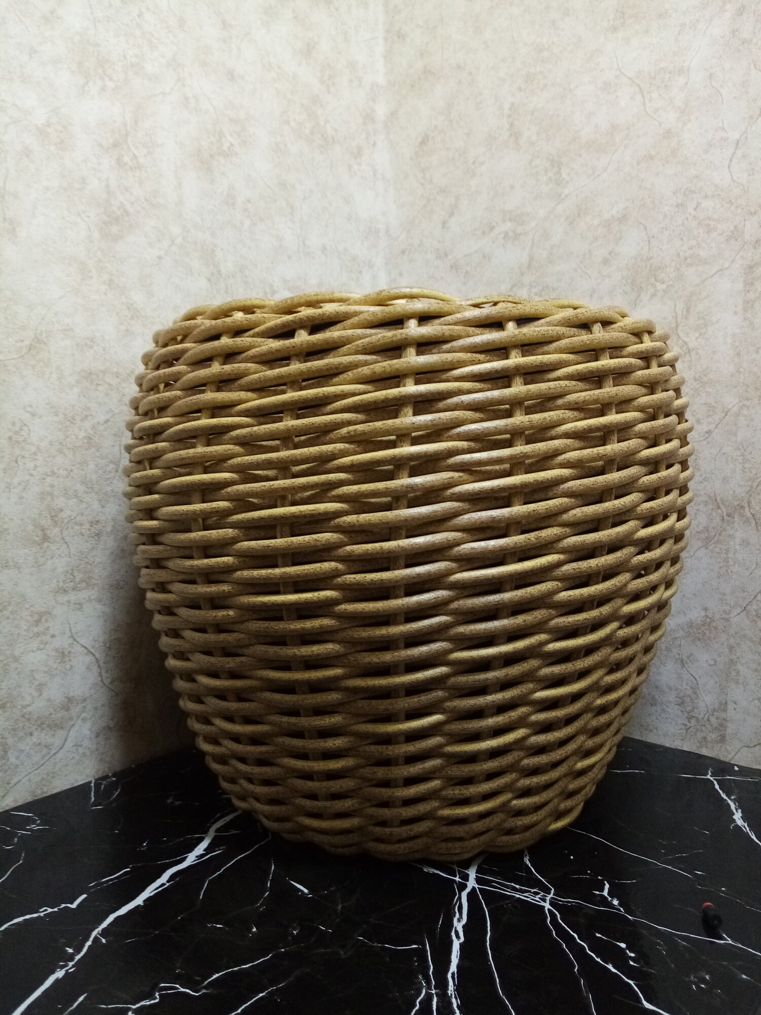 Вазоны из ротанга