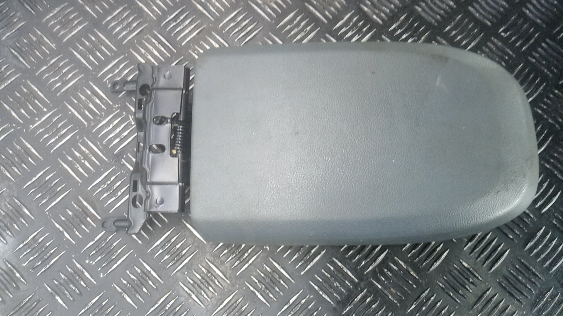 Подлокотник центральный FORD C-MAX 2, Номер 1827422, 1845578, 1893933