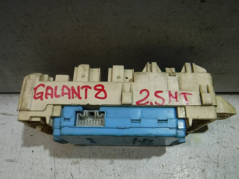 Блок предохранителей Mitsubishi Galant VIII MR243161