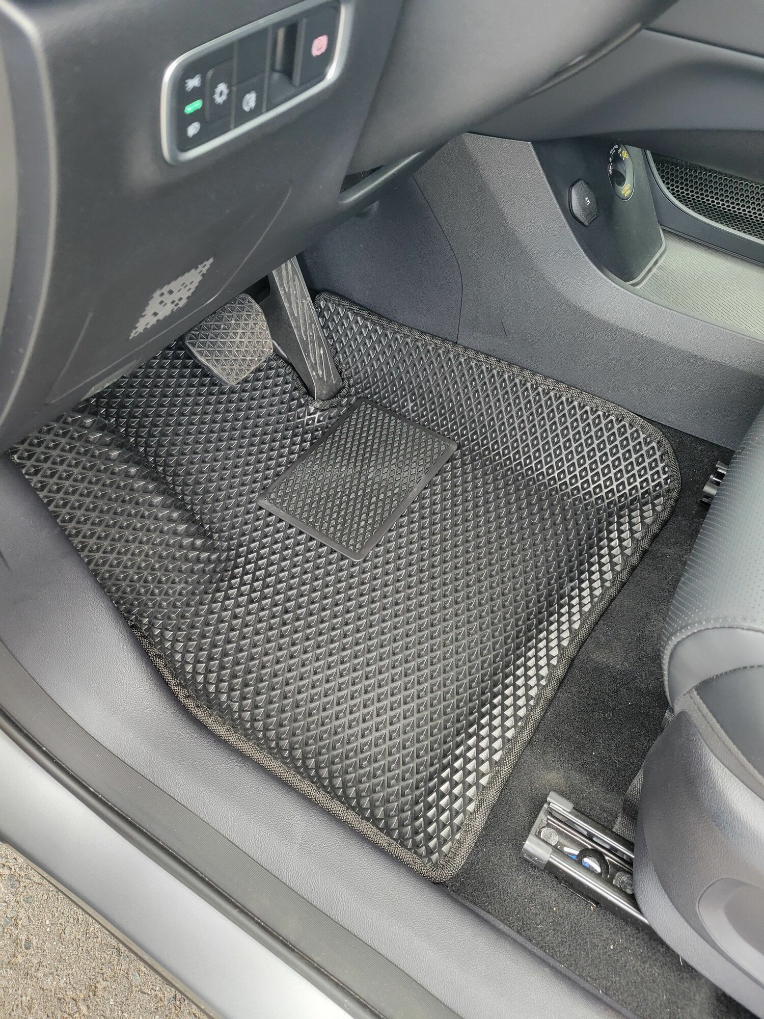 Коврики ЭВА Омода С7 с бортами + подпятник с 3D лапкой Omoda C7 EVA с бортиками