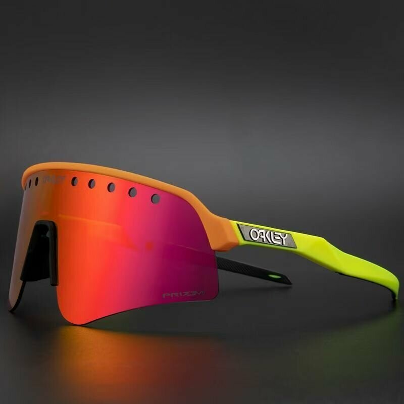 Солнцезащитные очки Oakley
