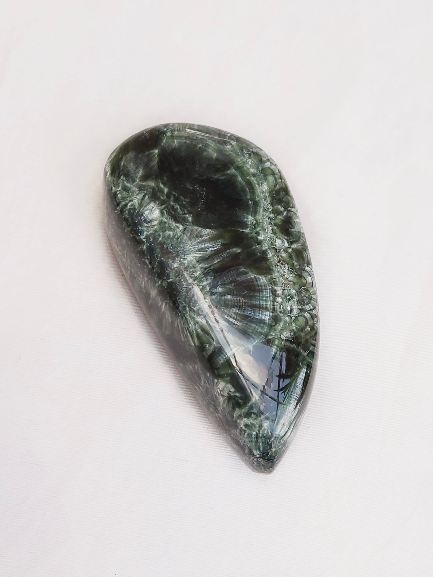 Клинохлор натуральный камень талисман 78 гр