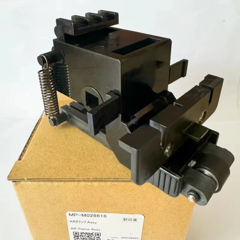 Зажим Mimaki для плоттера CG-60AR/CG-100AR/CG-130AR