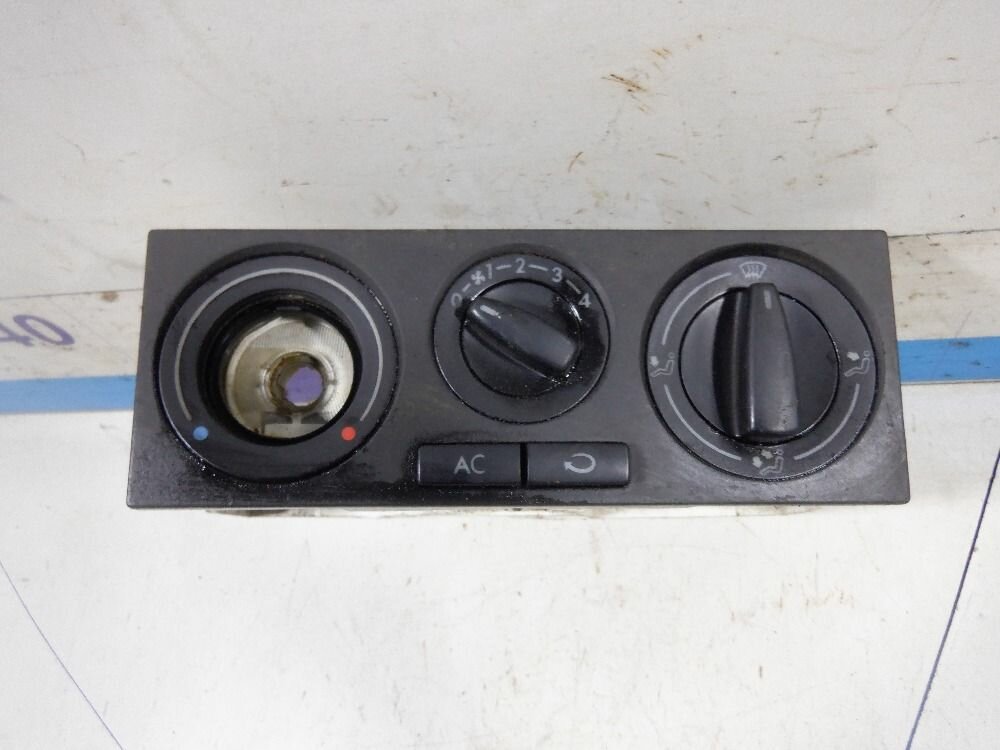 Блок управления отопителем VW Golf IV