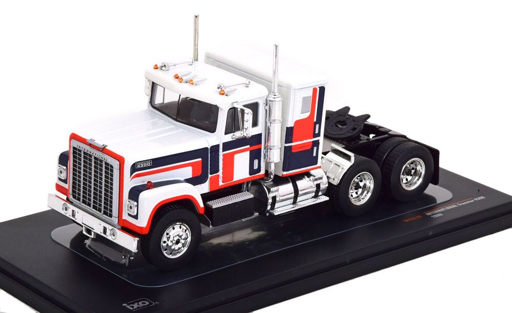 Модель коллекционная IXO International transtar 4300 1980 white/blue/red