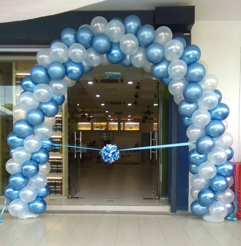 Гирлянда из шаров на входную группу