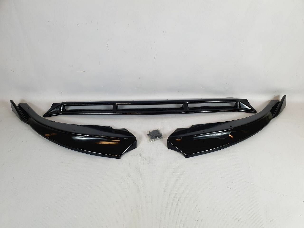 Сплиттер Губа Барс для 21704 на передний бампер черный лак комплект