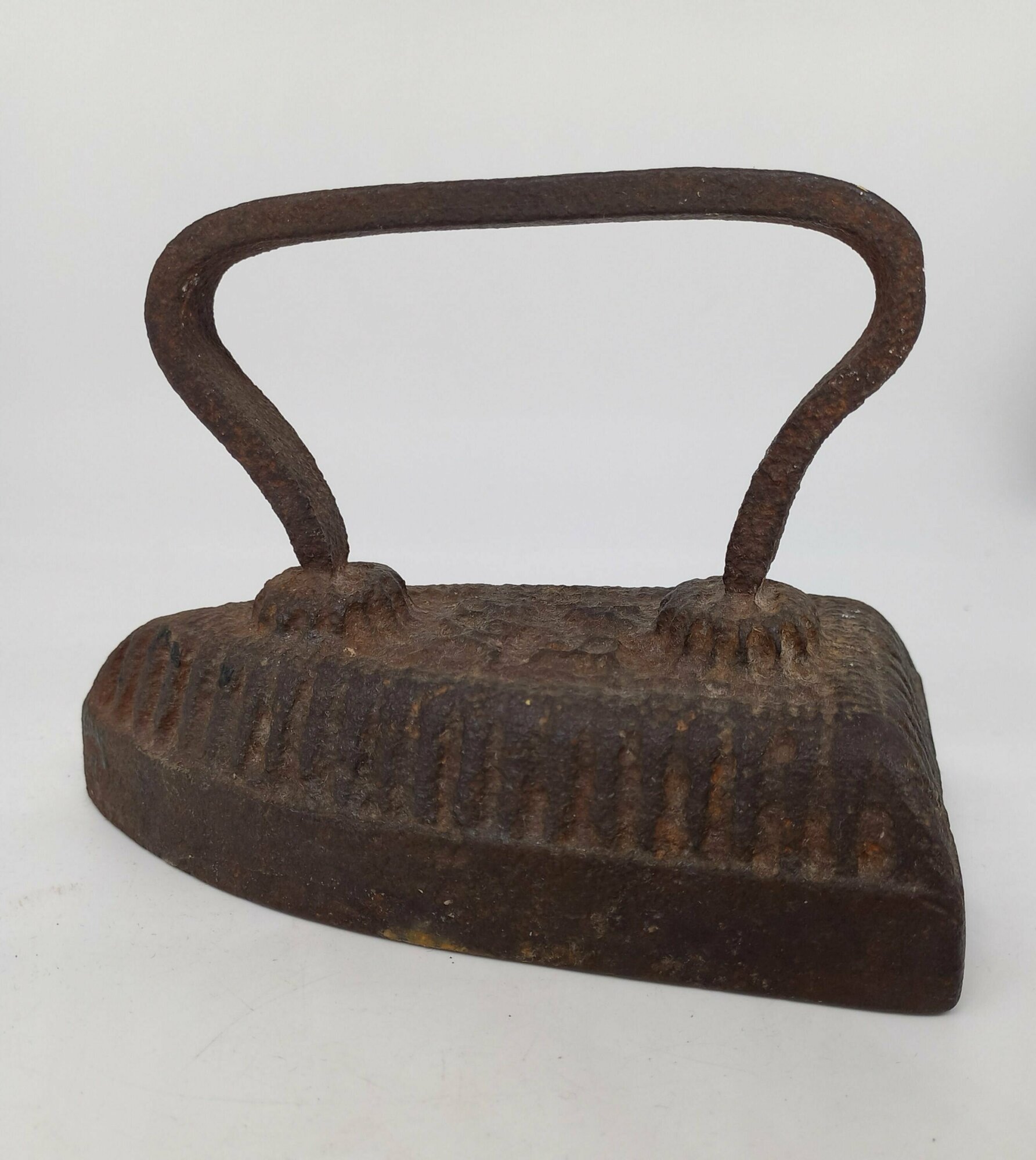 Винтажный утюг. Чугунный утюг. Винтаж.