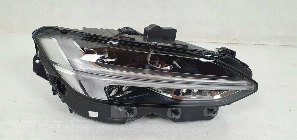 Фара LED правая 31108601 Volvo