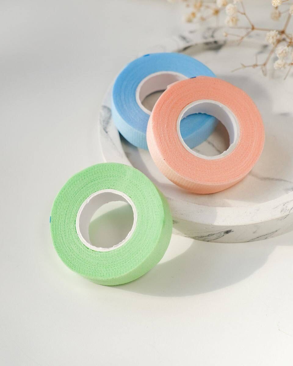 Цветной пластиковый скотч для наращивания ресниц 1 шт