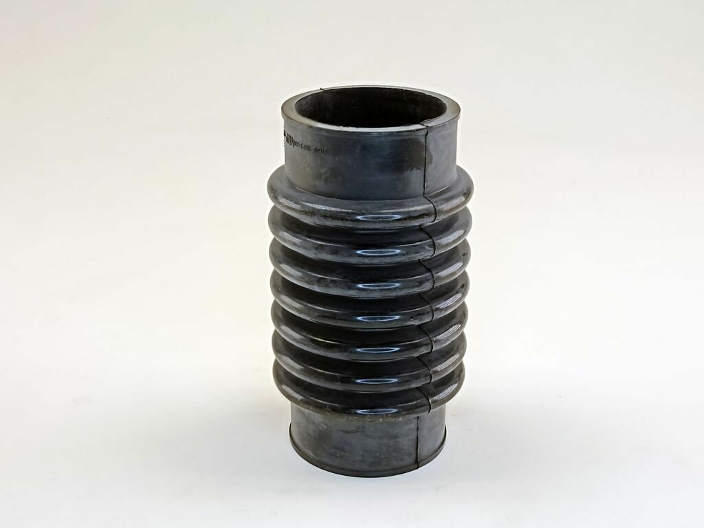 Шланг компенсирующий для а/м УАЗ Хантер для двигателя 4213, 3160, от воздушного фильтра к двигателю