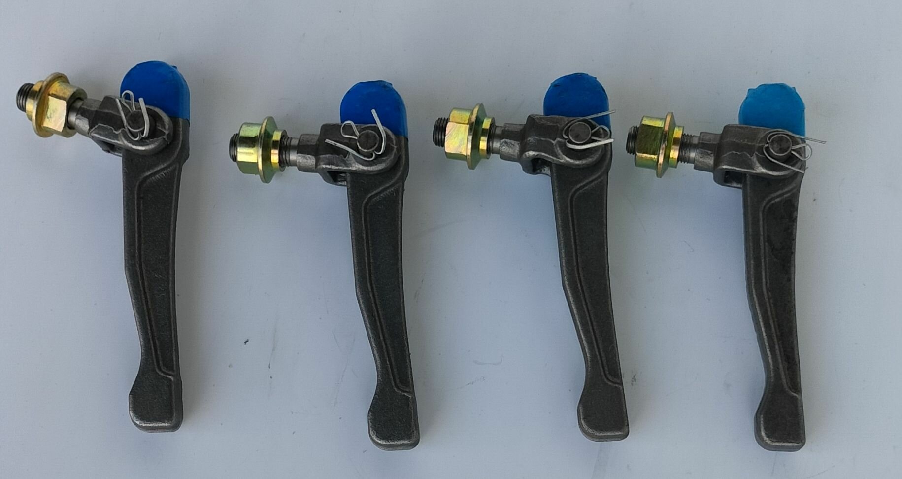 Рычаг оттяжной для ЗИЛ 130, 131 в сборе с гайкой и вилкой