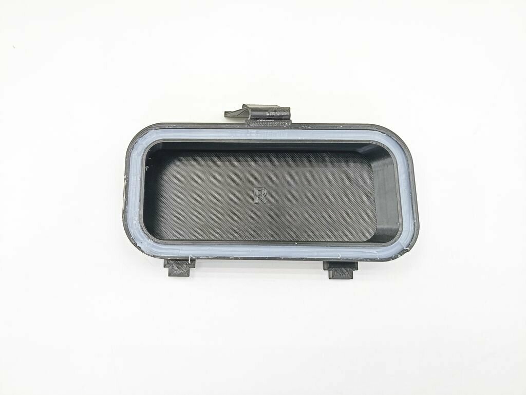 Крышка задней правой фары для а/м УАЗ Патриот после 2014 года