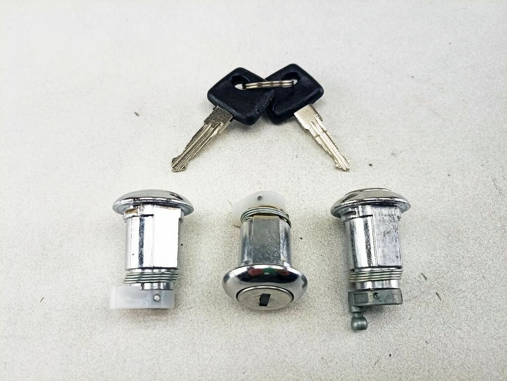 Вставка двери с ключом для а/м УАЗ Патриот, комплект 3 шт: 2 ключа + 3 вставки