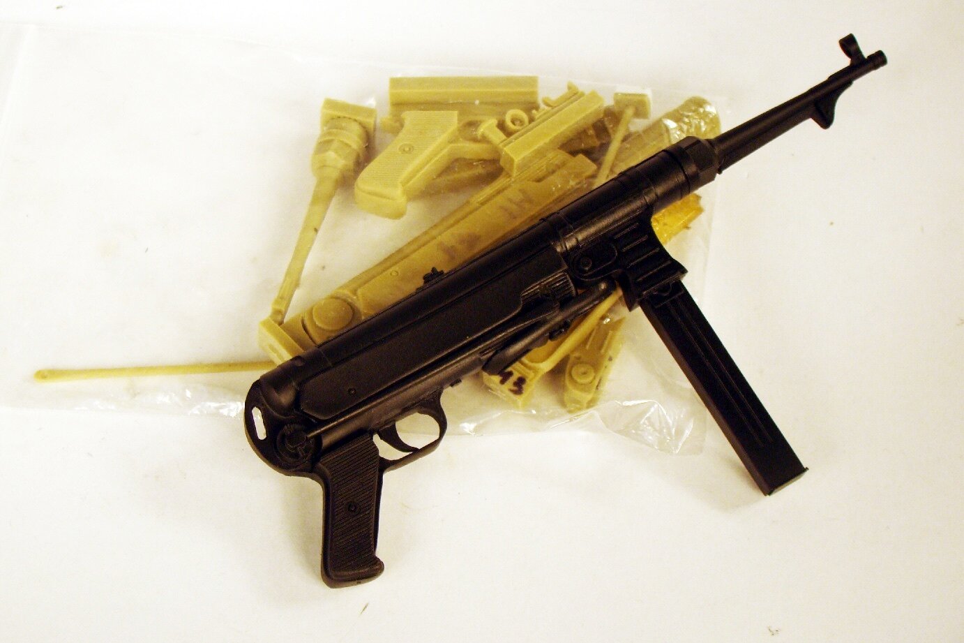 Модель автомата MP40 в масштабе 1:4 — фото 1