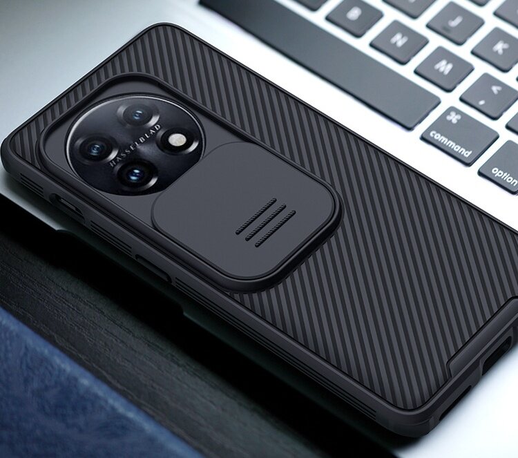 Чехол панель-бампер MyPads Tenda для OnePlus 11 из пластика с закрывающейся камерой «под карбон» с защитой шторкой