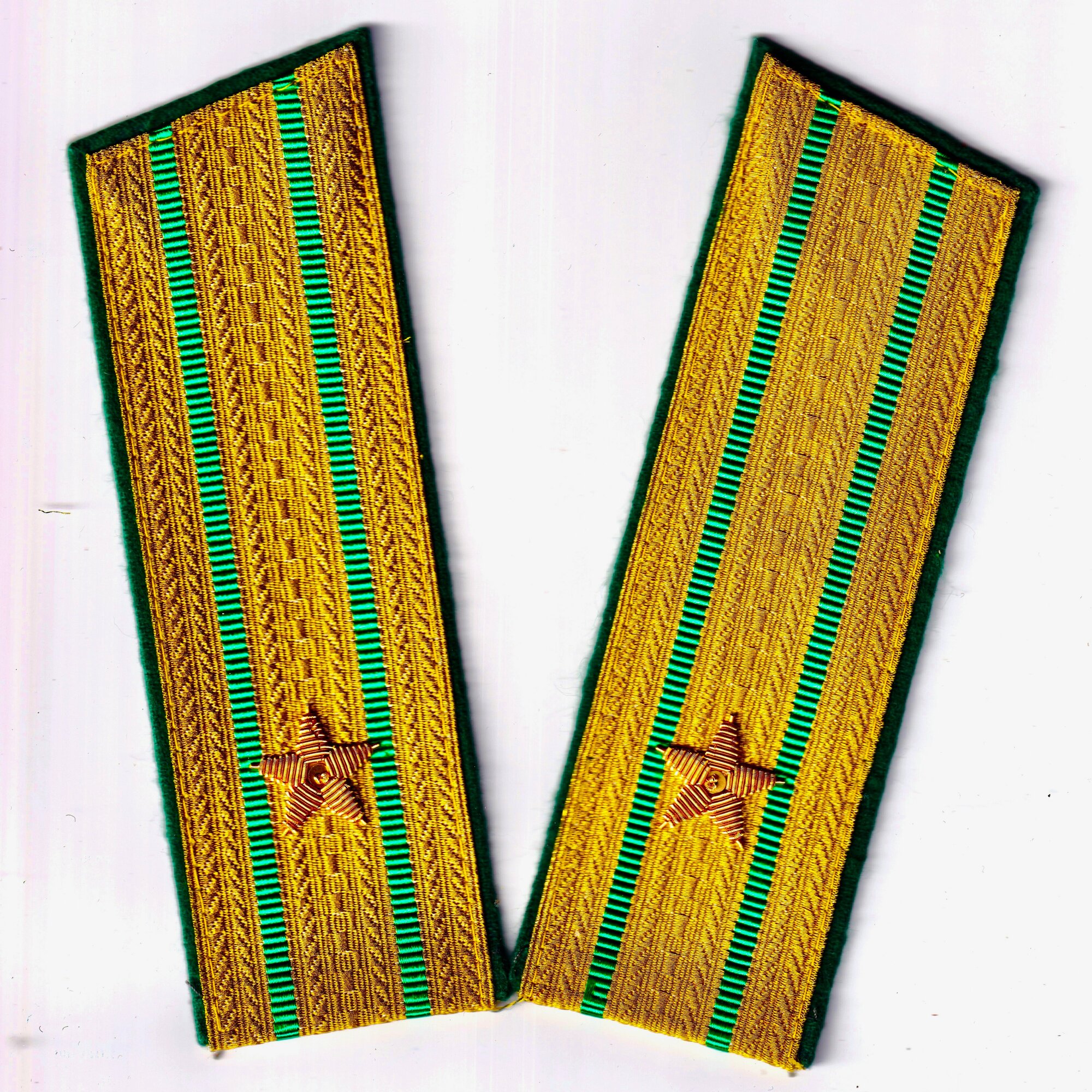 Погоны Парадные (Скос) Золотой Галун С Зеленым Кантом Майор (Нашивные) Ручная Вышивка Канитель (Золотистый / Пришивной)
