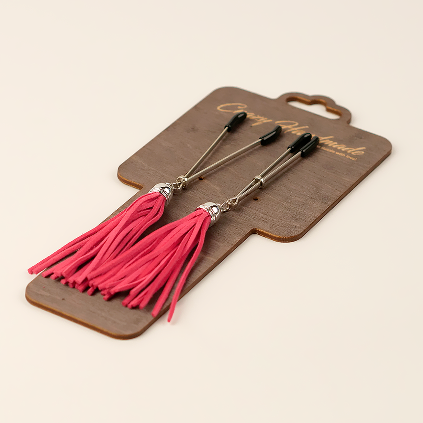 Зажимы на соски «вилки» с кисточками из замши (Фуксия)