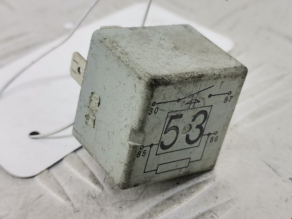 Реле Volkswagen Passat 5 4H0951253A арт. 1655486