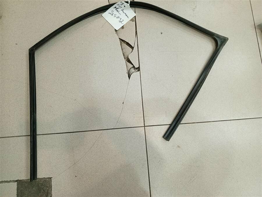 Уплотнитель стекла двери передней правой от Kia Ceed 2012-2018