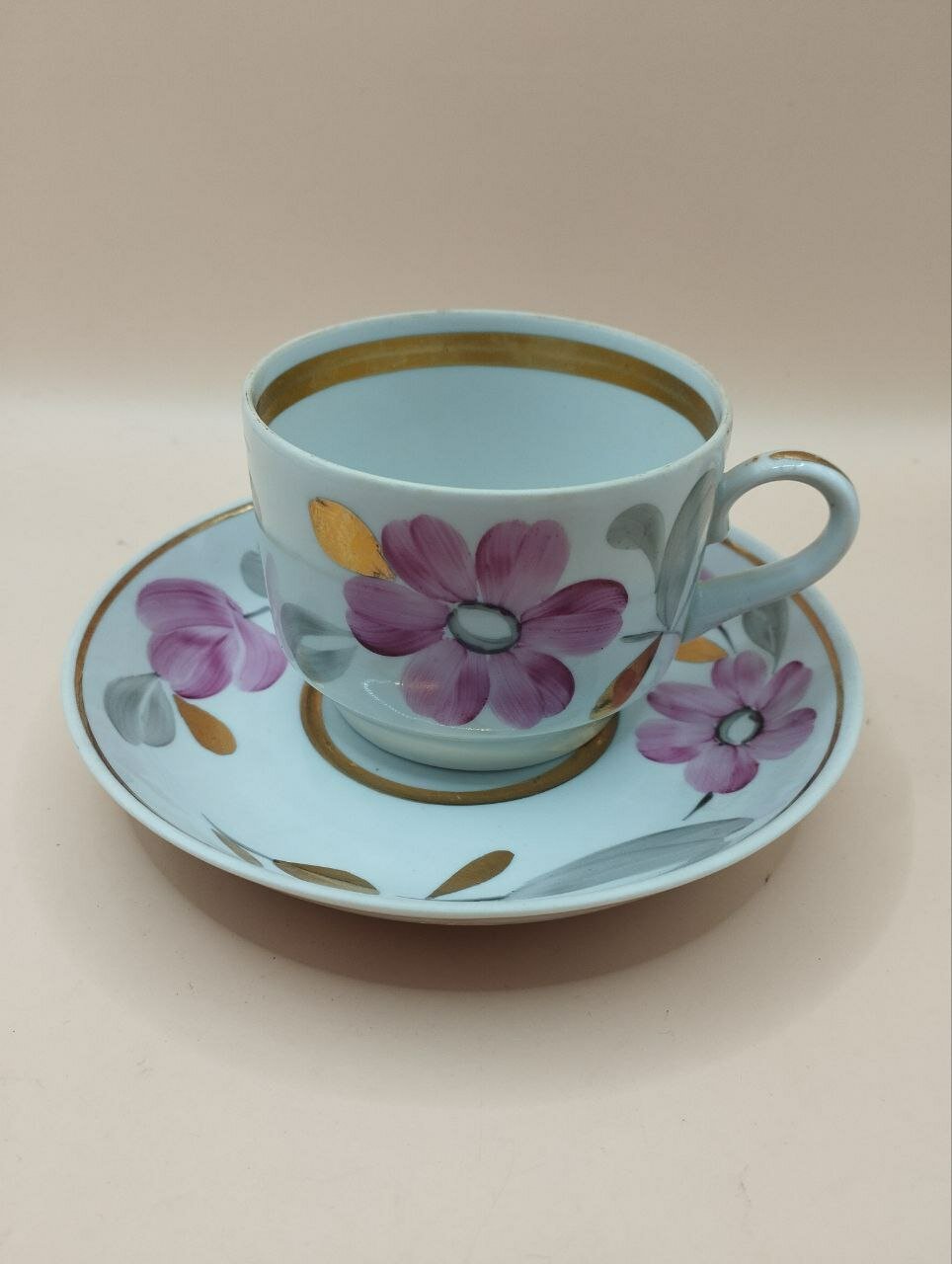 Винтажная чайная пара "Ромашки" СССР, Дмитровский фарфоровый завод (Вербилки), 1970-1975 гг. Фарфор, ручная роспись, золочение.
