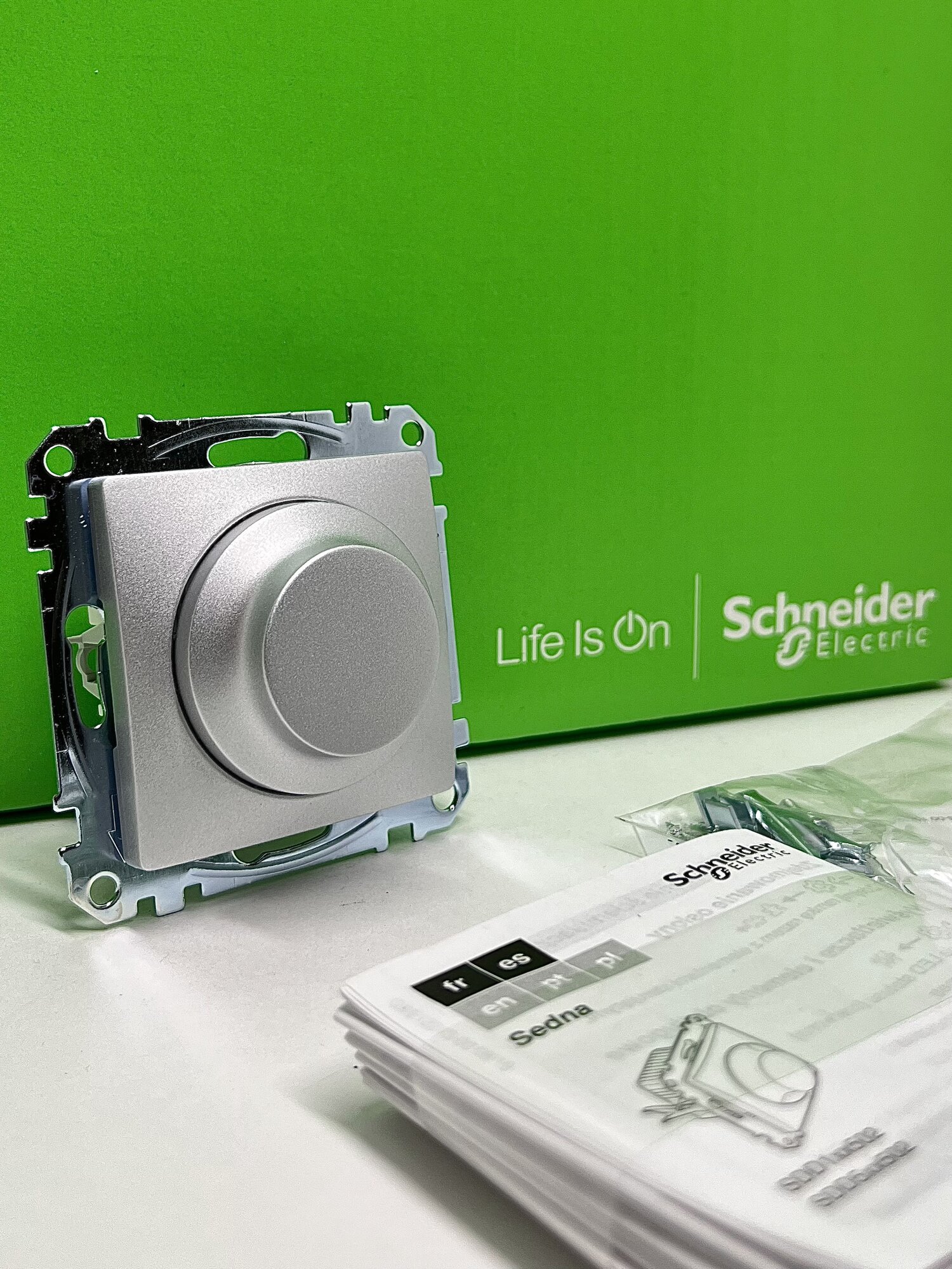 Светорегулятор (диммер) поворотный 5-200Вт Schneider Electric Sedna Design, алюминий SDD113502