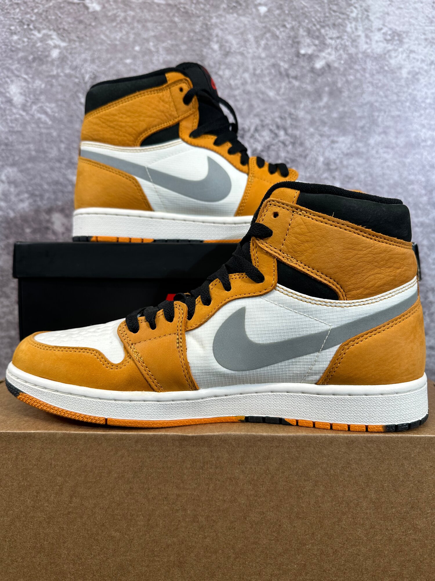 Кроссовки NIKE AIR JORDAN 1 HIGH ELEMENT GORE-TEX “LIGHT CURRY”