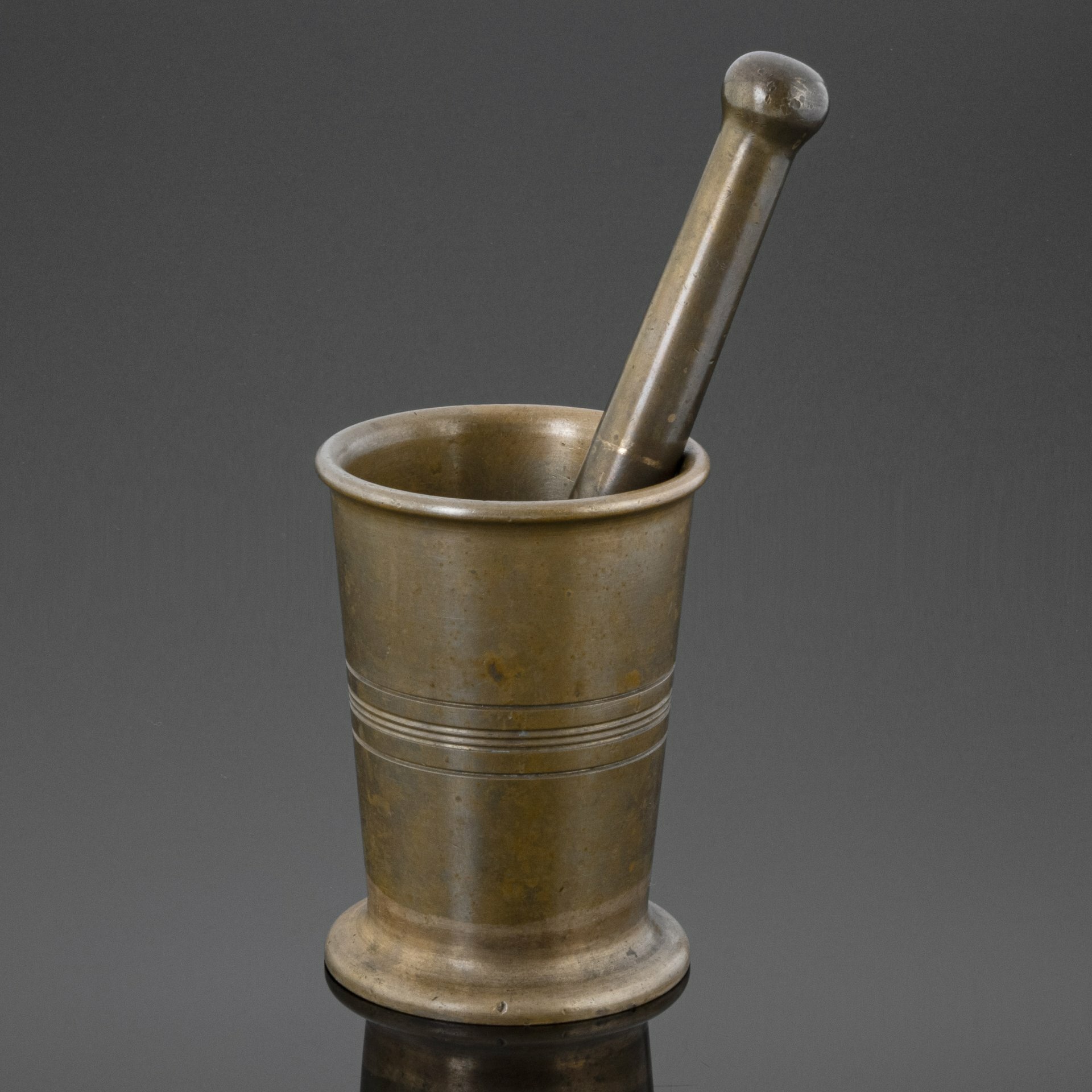 Ступа с пестиком с декором в виде борозд, бронза, литье, Российская империя